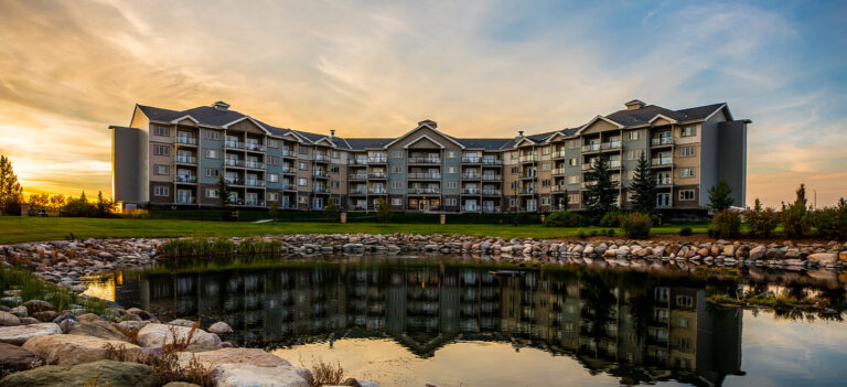 Retirement Home in Lethbridge Gardens, AB | Seasons Retirement Communities